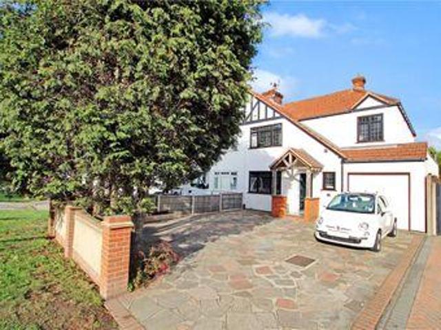 3 Bedrooms Semi detached house for sale in Court Road, Orpington, Kent BR6