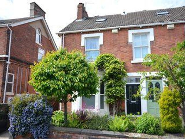 3 Bedrooms Semi detached house for sale in Cobden Road, Chesterfield S40