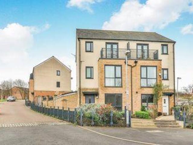 3 Bedrooms Semi detached house for sale in Cog Lane, Burnley, Lancashire BB11