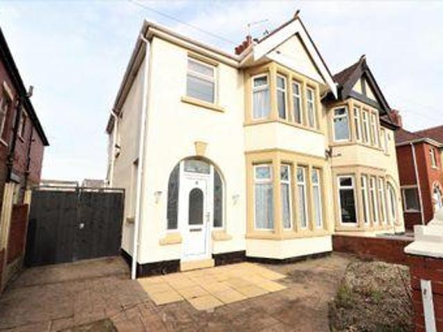 3 Bedrooms Semi detached house for sale in College Avenue, Thornton Cleveleys FY5