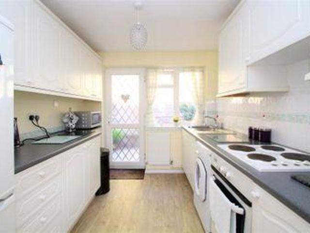 3 Bedrooms Semi detached house for sale in Combe Rise, High Wycombe HP12