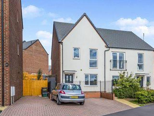 3 Bedrooms Semi detached house for sale in Comet Avenue, Newcastle ST5