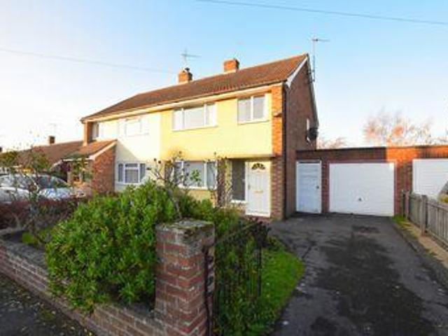 3 Bedrooms Semi detached house for sale in Connaught Gardens, Braintree CM7