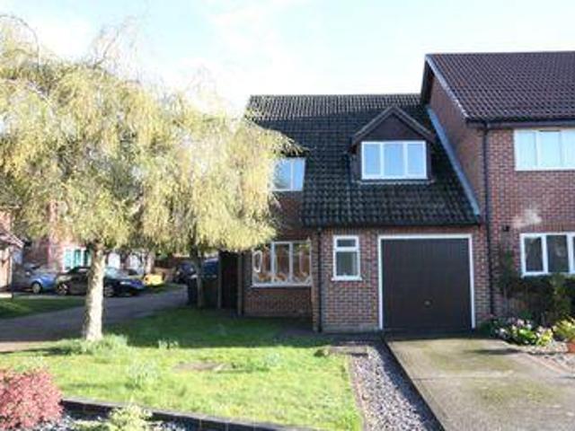 3 Bedrooms Semi detached house for sale in Conway Drive, Thatcham RG18