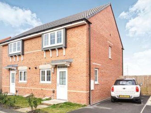 3 Bedrooms Semi detached house for sale in Corbett Drive, Wakefield WF2