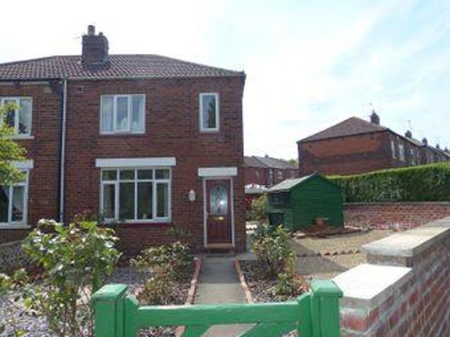 3 Bedrooms Semi detached house for sale in Cornmill Lane, Liversedge, West Yorkshire. WF15
