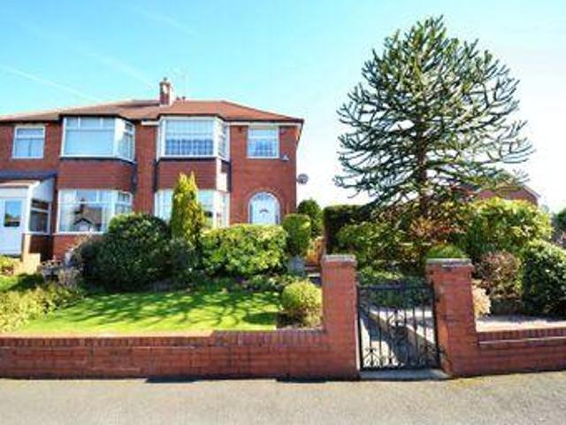 3 Bedrooms Semi detached house for sale in Corrie Drive, Kearsley, Bolton BL4