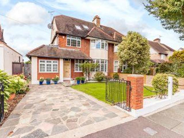 3 Bedrooms Semi detached house for sale in Cambridge Avenue, New Malden KT3