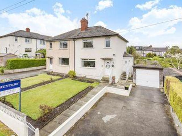 3 Bedrooms Semi detached house for sale in Canada Drive, Rawdon, Leeds LS19