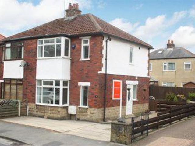 3 Bedrooms Semi detached house for sale in Carrington Terrace, Guiseley, Leeds LS20