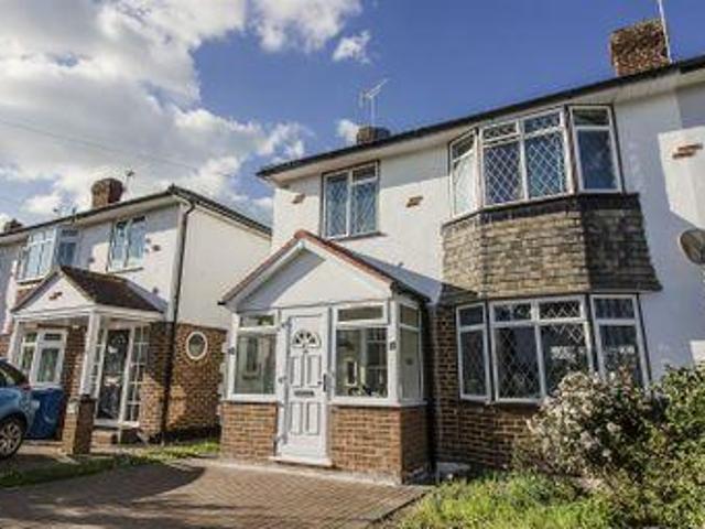 3 Bedrooms Semi detached house for sale in Carter Close, Windsor SL4