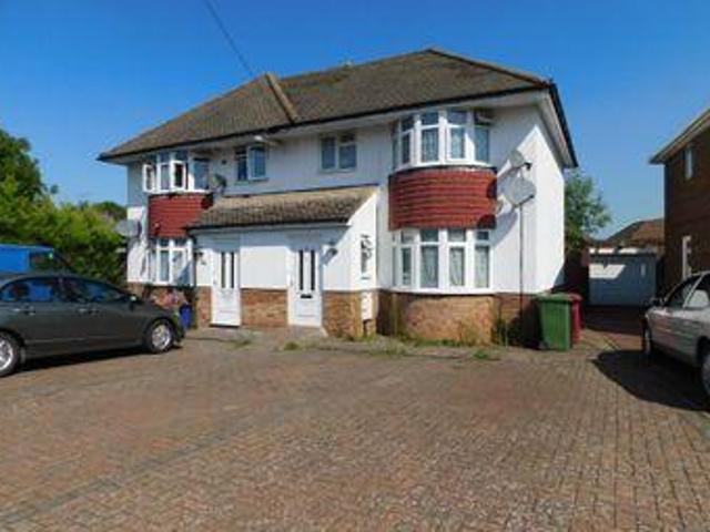 3 Bedrooms Semi detached house for sale in Castleview Road, Langley SL3