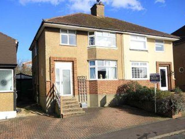 3 Bedrooms Semi detached house for sale in Cedar Walk, Hemel Hempstead HP3