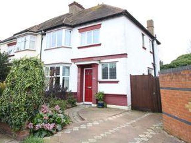 3 Bedrooms Semi detached house for sale in Central Avenue, Gravesend DA12