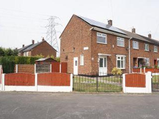 3 Bedrooms Semi detached house for sale in Central Road, Manchester M31