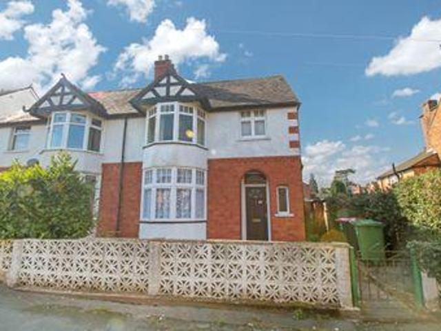 3 Bedrooms Semi detached house for sale in Church Walk, Atherstone CV9