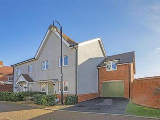 3 Bedrooms Semi detached house for sale in Churchill Way, Wickhurst Green, Broadbridge Heath RH12