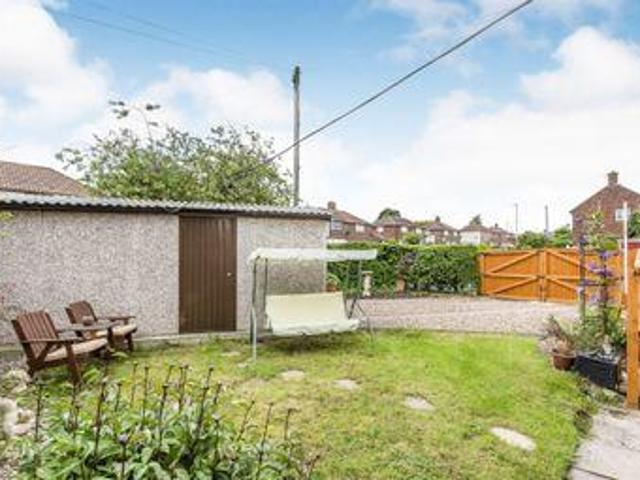 3 Bedrooms Semi detached house for sale in Churchville Avenue, Micklefield, Leeds LS25