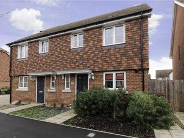 3 Bedrooms Semi detached house for sale in Chancel Drive, Wainscott, Kent ME3