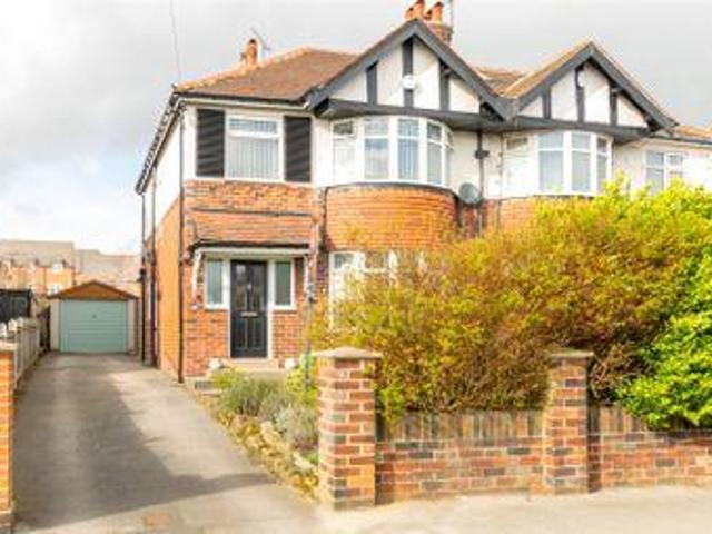 3 Bedrooms Semi detached house for sale in Chandos Gardens, Leeds, West Yorkshire LS8