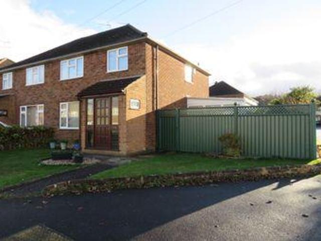3 Bedrooms Semi detached house for sale in Charlwood Road, Luton LU4