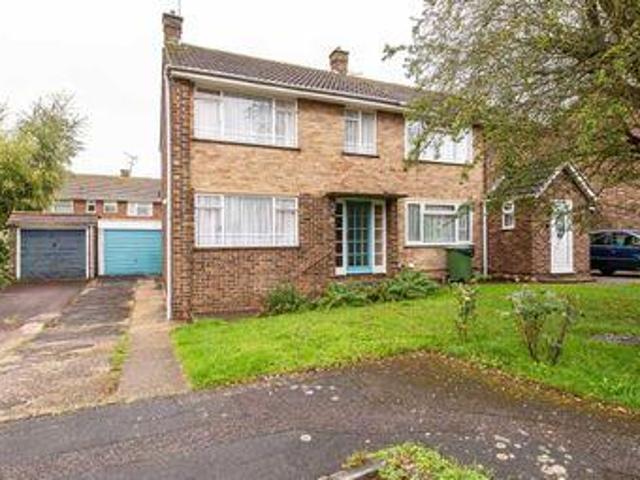 3 Bedrooms Semi detached house for sale in Chartwell Grove, Sittingbourne ME10