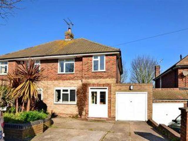 3 Bedrooms Semi detached house for sale in Chatsworth Drive, Frindsbury, Rochester, Kent ME2