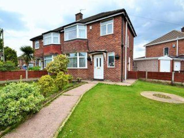 3 Bedrooms Semi detached house for sale in Chelford Drive, Swinton, Manchester M27