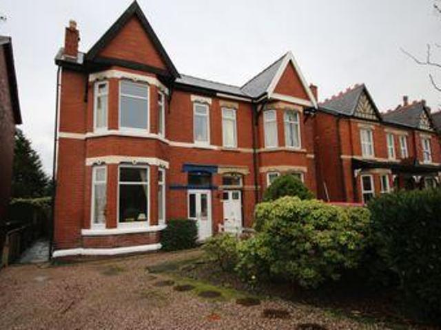 3 Bedrooms Semi detached house for sale in Chester Road, Southport PR9