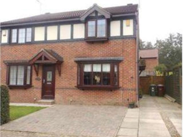 3 Bedrooms Semi detached house for sale in Chesterton Court, Horbury, Wakefield WF4