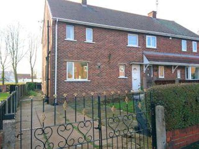3 Bedrooms Semi detached house for sale in Chestnut Grove, Conisbrough, Doncaster DN12
