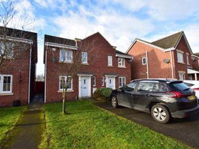 3 Bedrooms Semi detached house for sale in Chestnut Grove, Hyde SK14