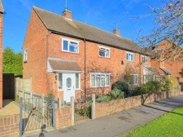 3 Bedrooms Semi detached house for sale in Chestnut Drive, St. Albans AL4