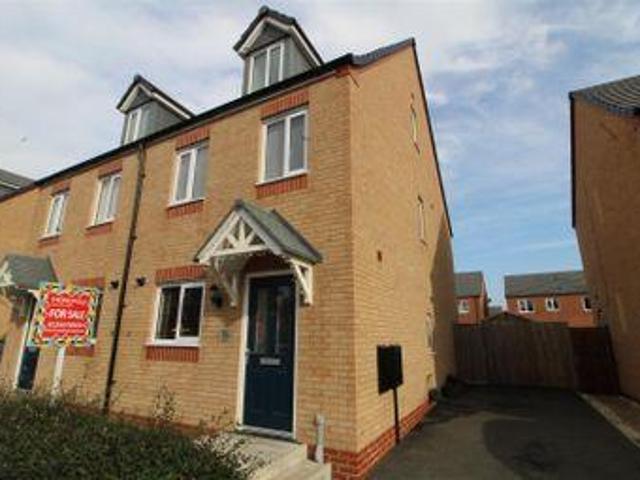 3 Bedrooms Semi detached house for sale in Chestnut Way, Penyffordd, Chester CH4