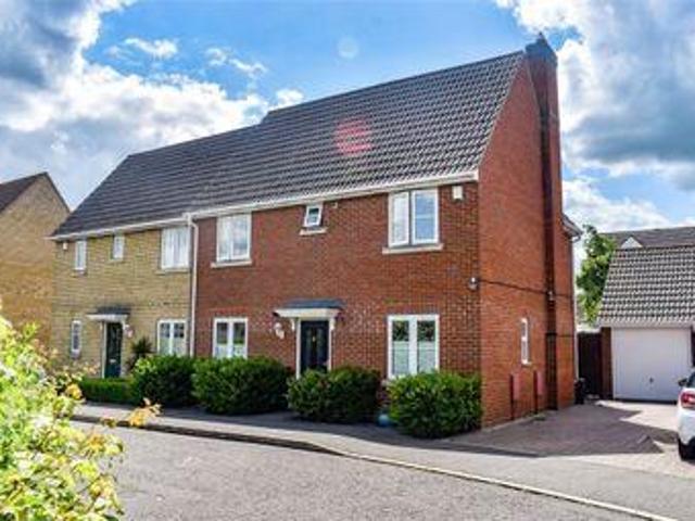 3 Bedrooms Semi detached house for sale in Chestnut View, Dunmow CM6