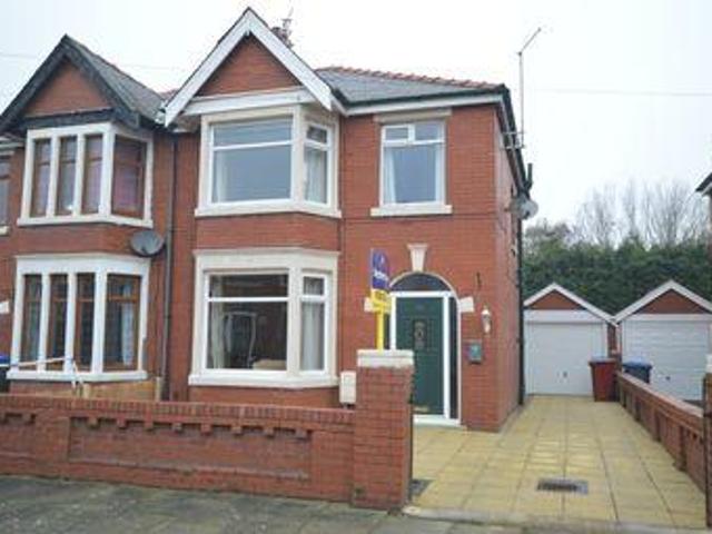 3 Bedrooms Semi detached house for sale in Chiltern Avenue, Blackpool FY4