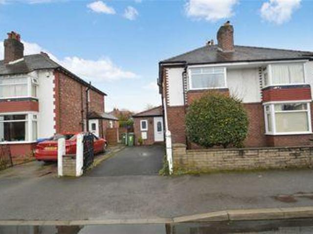 3 Bedrooms Semi detached house for sale in Chiltern Drive, Woodsmoor, Stockport SK2