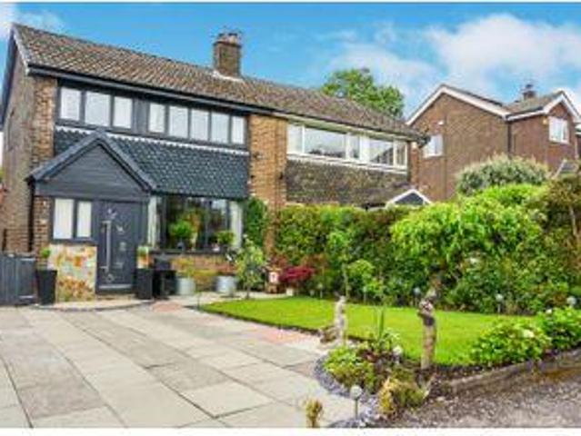 3 Bedrooms Semi detached house for sale in Christ Church Lane, Bolton BL2