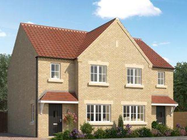 3 Bedrooms Semi detached house for sale in City Fields, Novale Way, Wakefield WF1