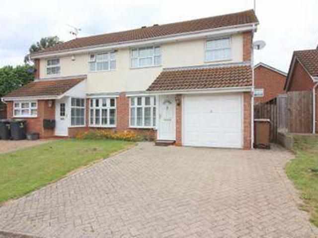 3 Bedrooms Semi detached house for sale in Cicero Drive, Luton, Bedfordshire LU3