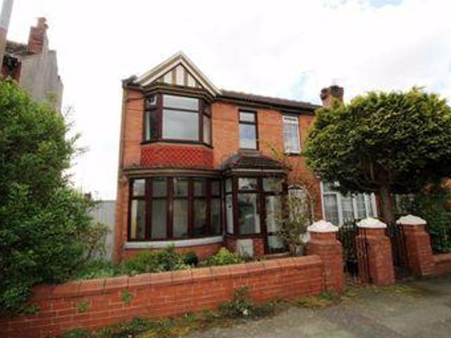 3 Bedrooms Semi detached house for sale in Circular Road, Prestwich, Prestwich Manchester M25