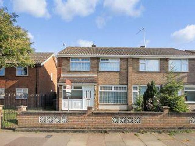 3 Bedrooms Semi detached house for sale in Clydesdale Road, Luton LU4