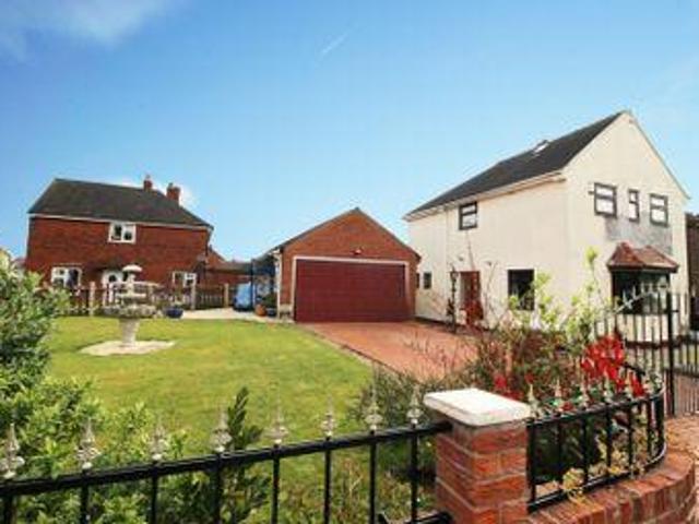 3 Bedrooms Semi detached house for sale in Clydesdale Road, Warrington, Cheshire WA4