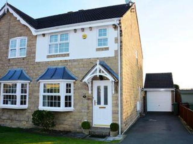 3 Bedrooms Semi detached house for sale in Clarence Mews, Horsforth, Leeds LS18