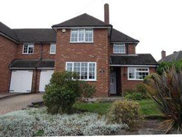 3 Bedrooms Semi detached house for sale in Clarence Road, Sutton Coldfield B74