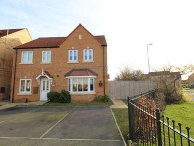 3 Bedrooms Semi detached house for sale in Clarke Avenue, Dinnington, Sheffield S25