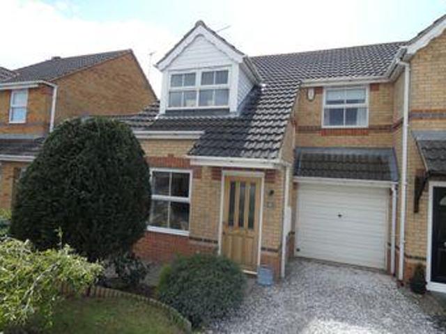 3 Bedrooms Semi detached house for sale in Clarke Avenue, Dinnington, Sheffield S25