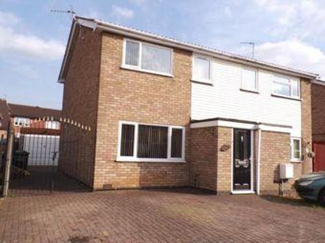3 Bedrooms Semi detached house for sale in Clayton Drive, Thurmaston, Leicester, Leicestershire LE4