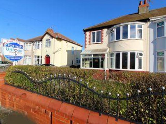 3 Bedrooms Semi detached house for sale in Cleveleys Avenue, Thornton Cleveleys, Lancashire FY5