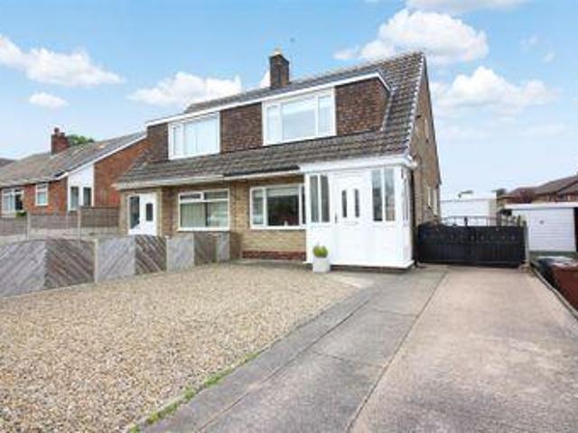 3 Bedrooms Semi detached house for sale in Cliffe House Avenue, Garforth, Leeds LS25